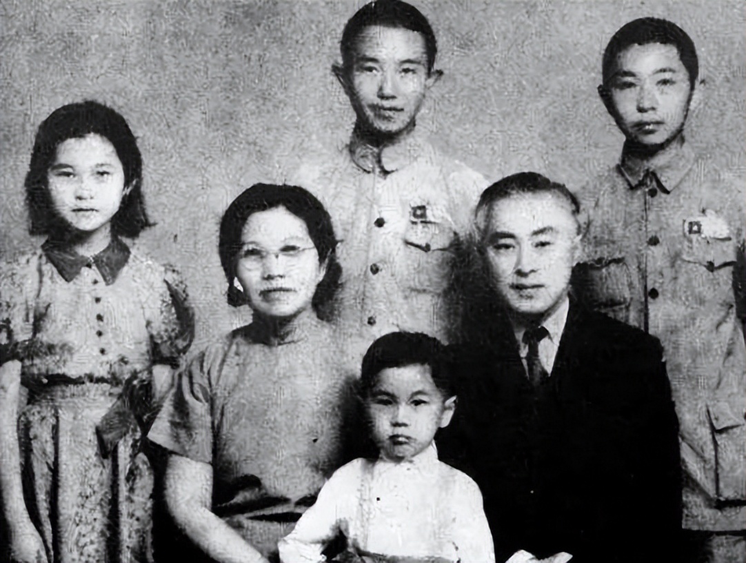 Among the four major families of the Kuomintang, Jiang was in power and ...