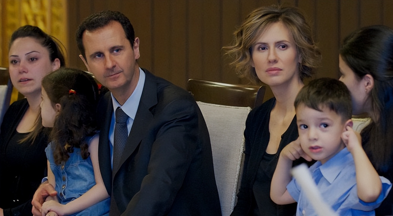 Russian President Vladimir Putin has to arrange bodyguards to carry ...