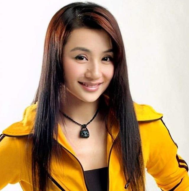 Hosting, making up, acting in everything, Cao Ying has a double harvest ...
