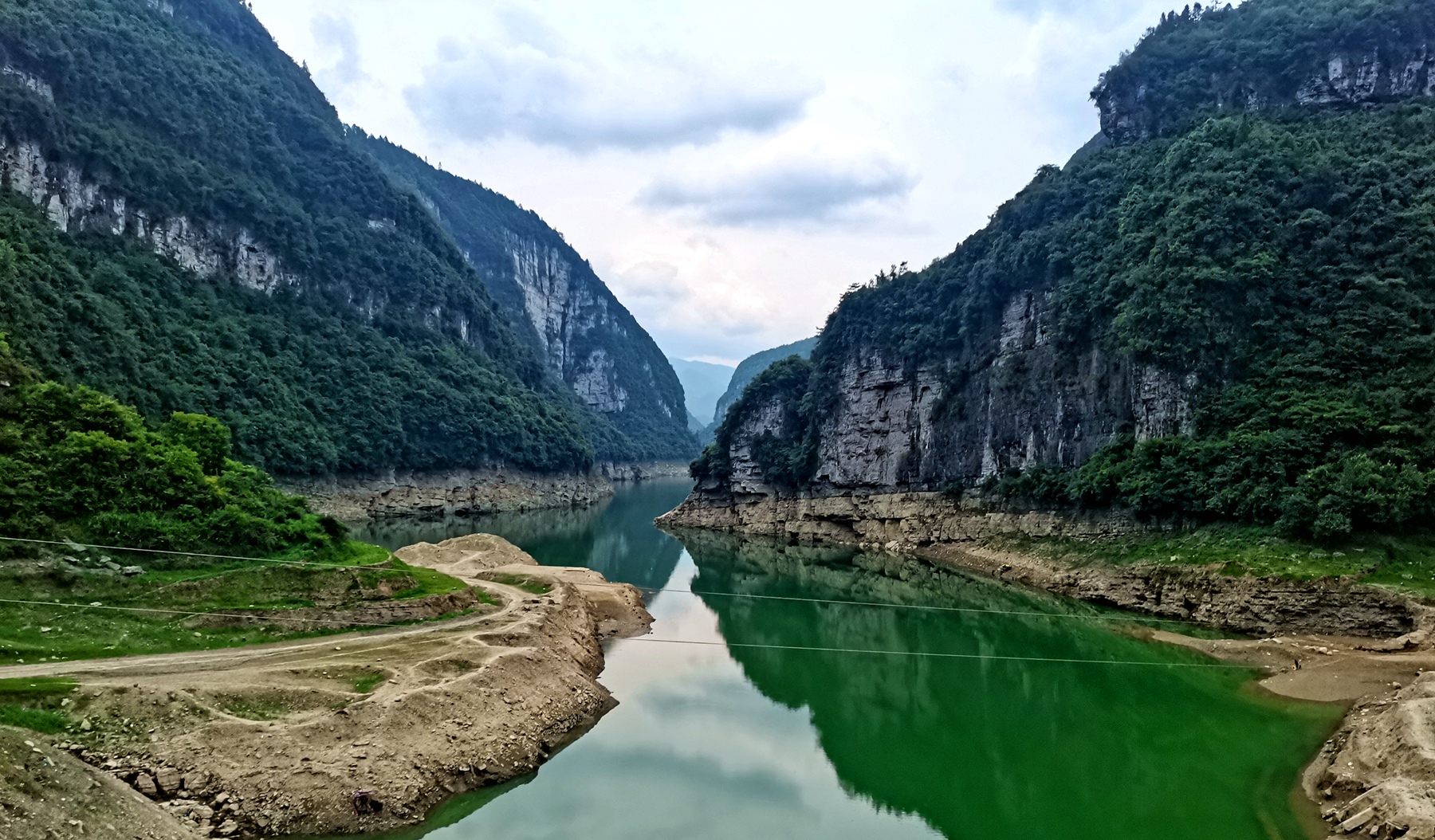 Enshi Xianfeng Tangya River rafting, the whole journey is 6 kilometers ...