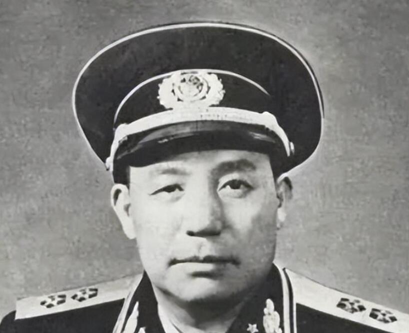 In 1962, Du Yuming attended a celebration and saw a lieutenant general ...