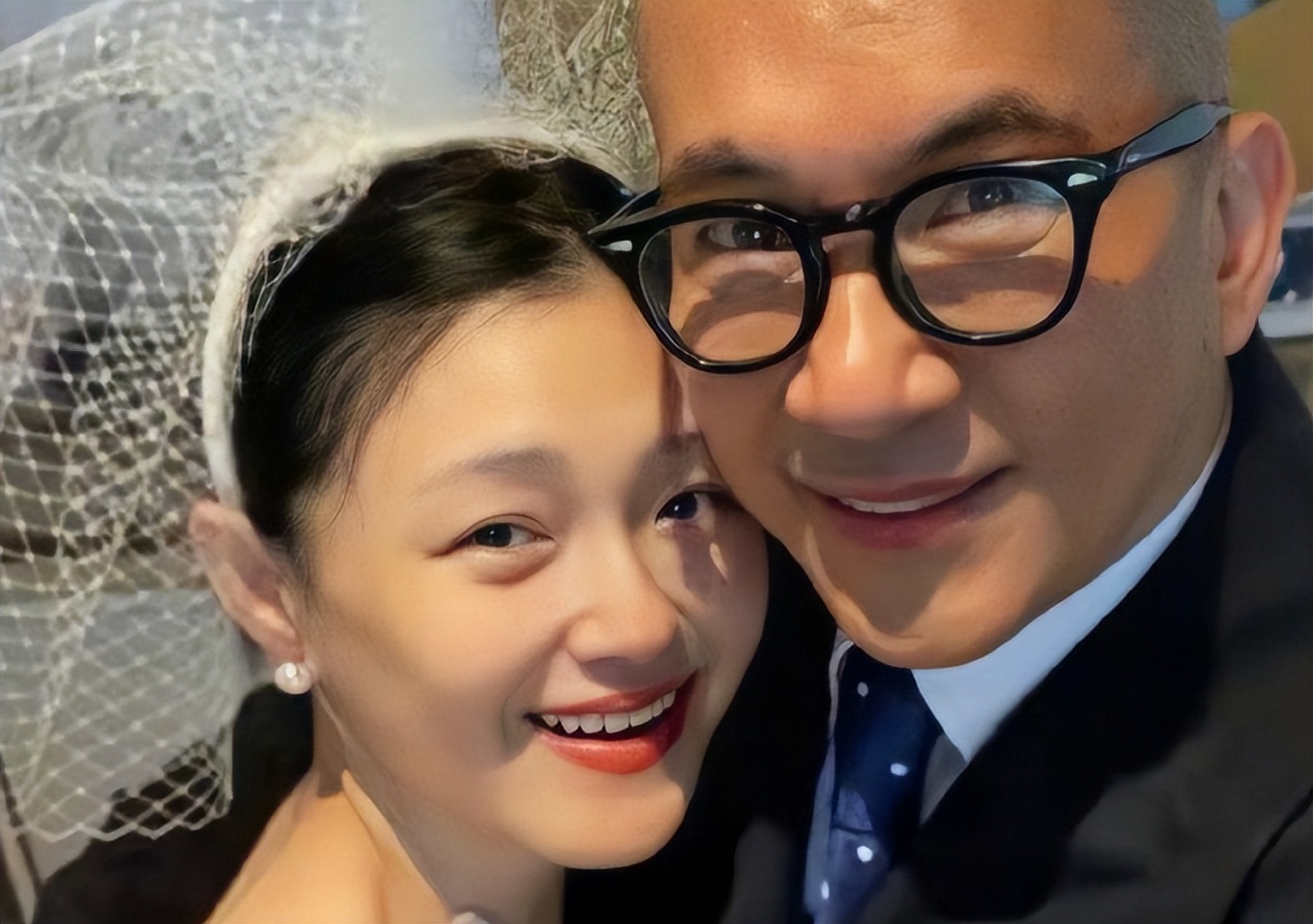 After Xu Yajun's nightclub hugging sister was photographed again, Xiao ...