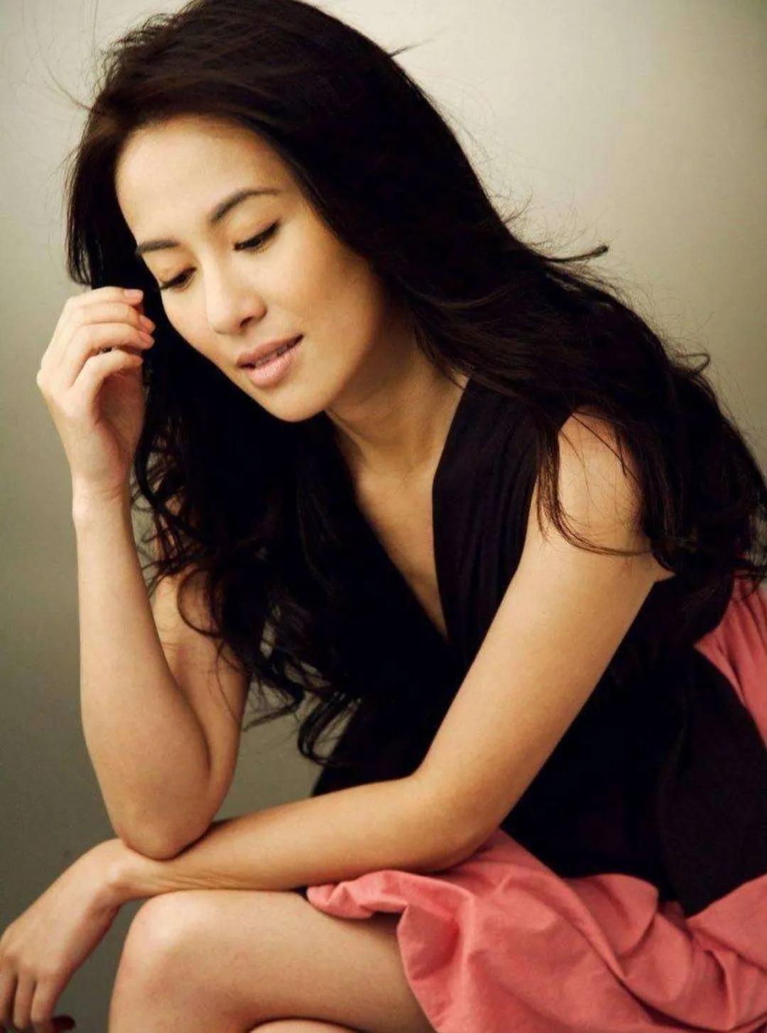 Ye Xuan, a classical beauty with fair complexion and elegant ...