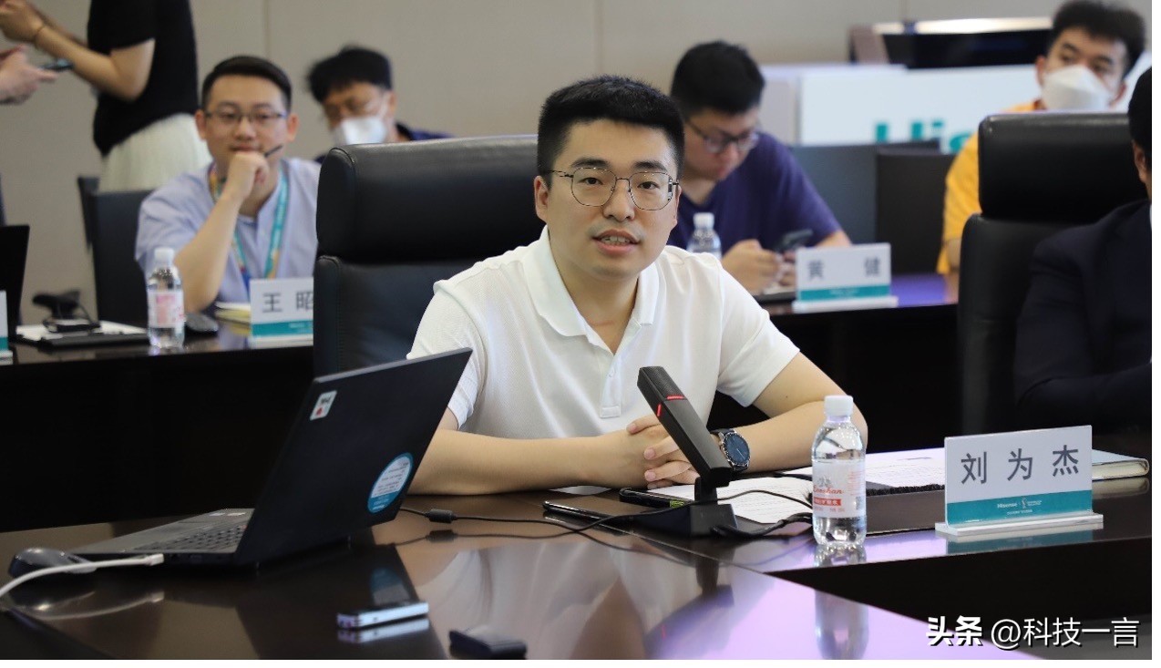 Projection technology war: three-color laser VS super mixed light, who ...