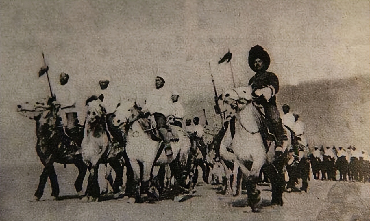 In 1952, the "Ma Family Army" rebelled again, and Mr. Peng angrily ...