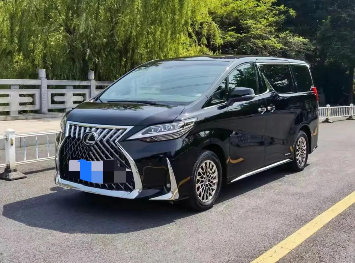 The ceiling of the nanny car, what other car can surpass it in the ...