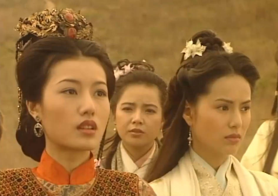 Wang Yuyan and Menggu fell in love with Qiao Feng, and gave birth to ...