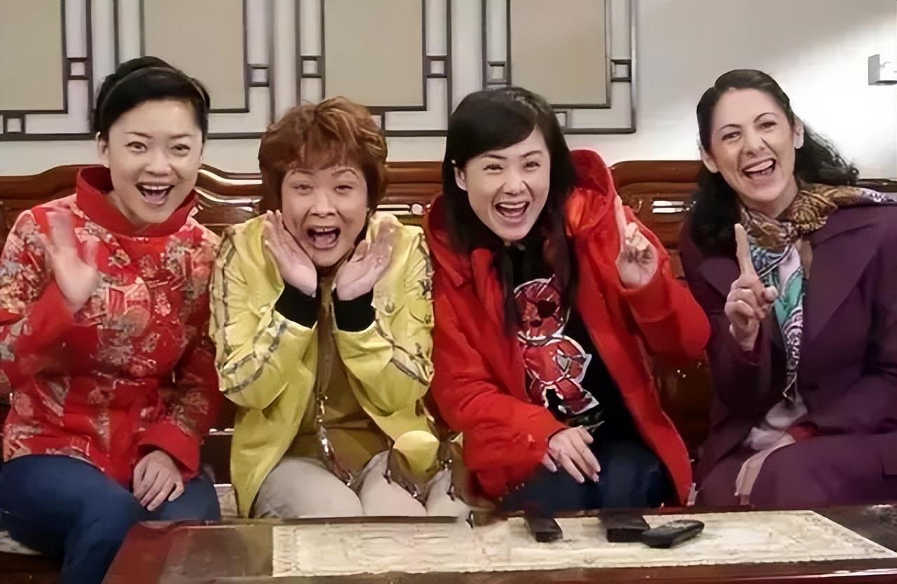 Kang's four daughters-in-law's off-screen family: Huang Fei had no ...