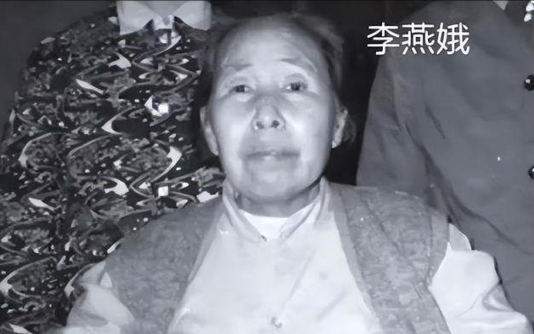 The last photo before Soong Ching Ling's death, because she had no ...
