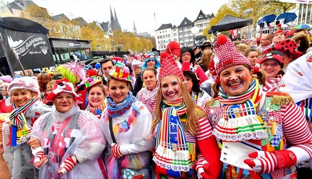 Festive Traditions in Kaneval, Germany: Parades, Costumes, and Carnival ...