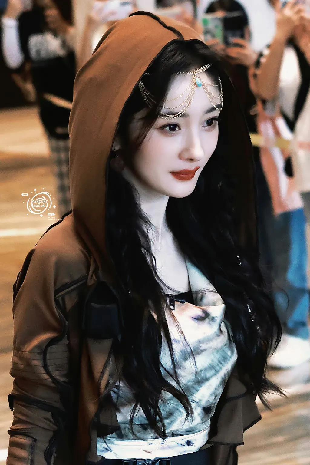 Yang Mi - iNEWS