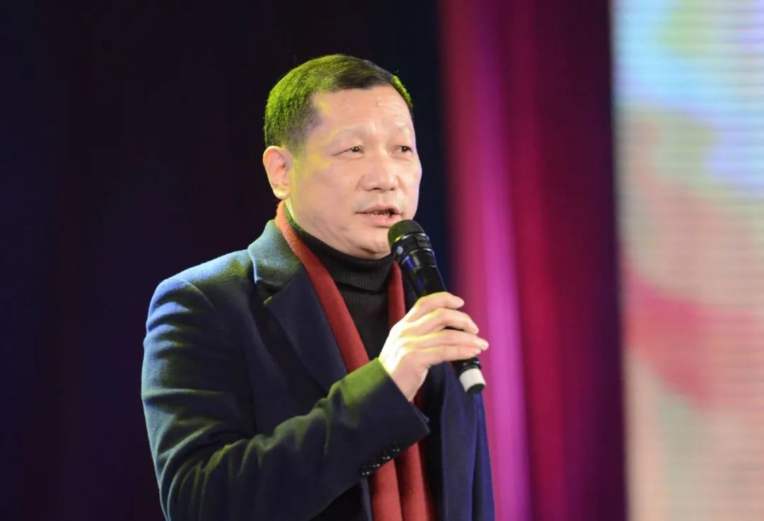 After selling a piece of clothing for 10 months, the richest man in ...