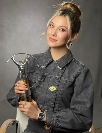 Gu Ailing's performance in the sports and fashion circles is perfect ...