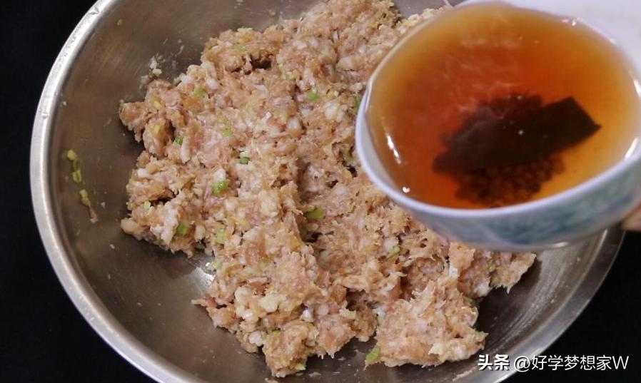 When making meat fillings, adding water is a layman, learn these 4 ...