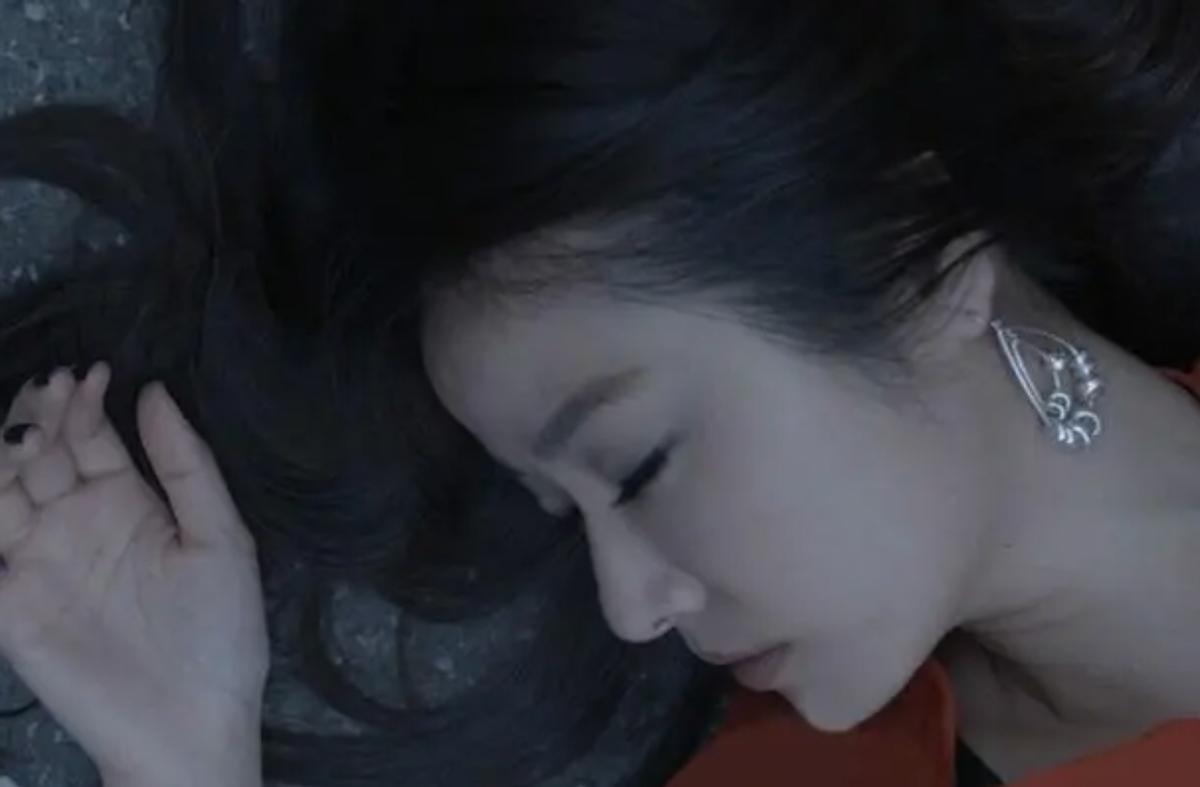 Memories and Lost Poetic Love: A Woman Lost Her Memory Due to an ...