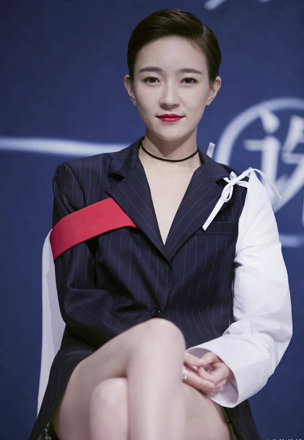 The absolute goddess Jiao Junyan - iNEWS
