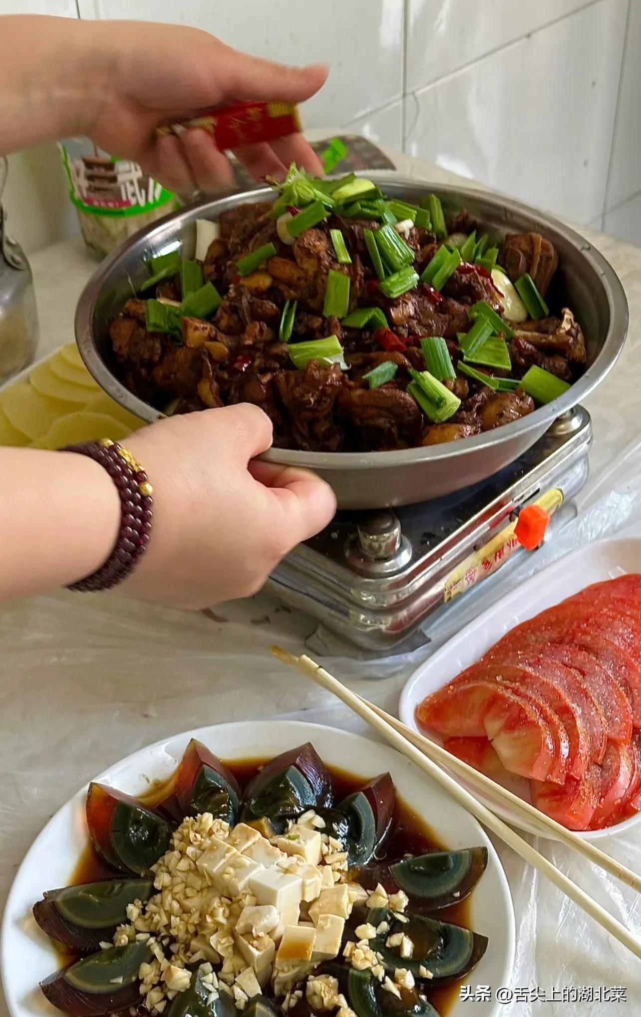 My sister-in-law is too stingy to make appointments. I eat Du's chicken ...