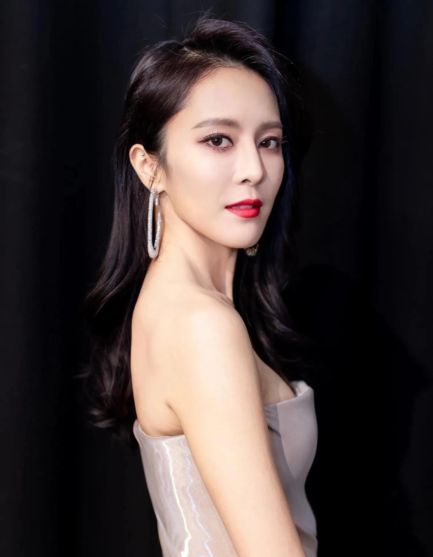 Zhang Xiwen's beautiful picture - iNEWS