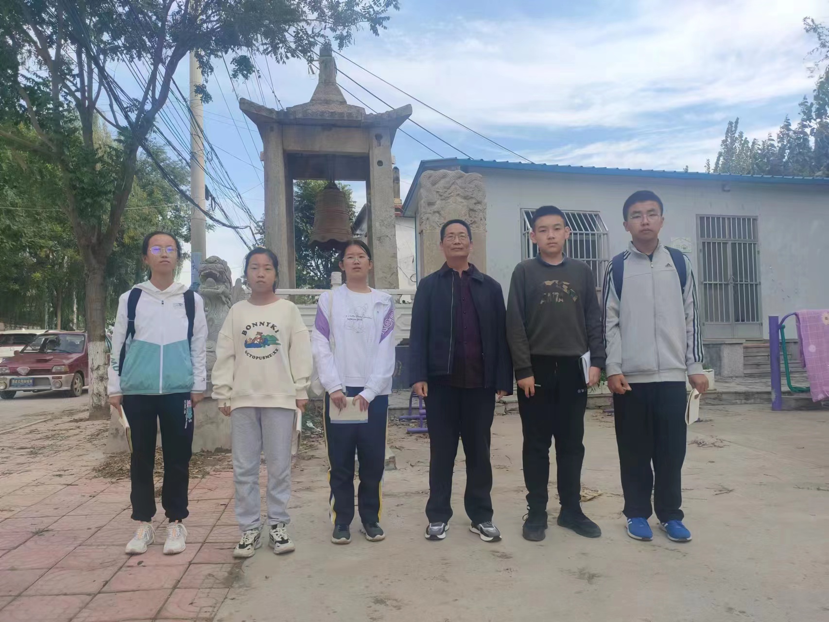 Chenggong Temple Bell Pavilion - iNEWS