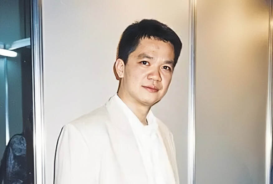 A well-known Hong Kong actor settled in the mainland, lived in a ...