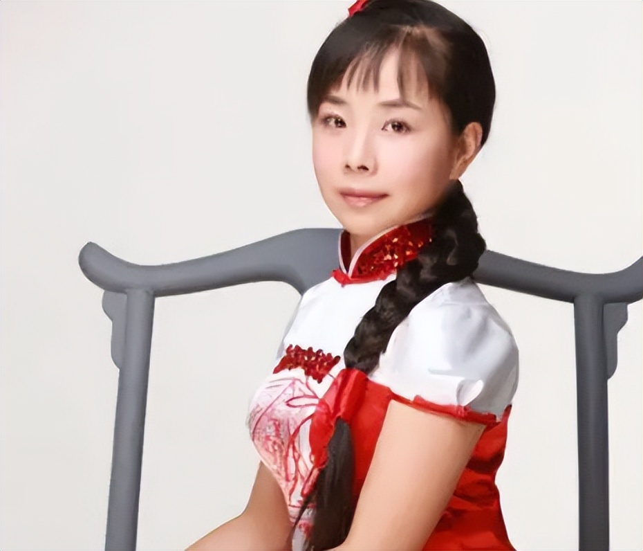 Wang Erni: Become famous at the age of 23, give up a million annual ...