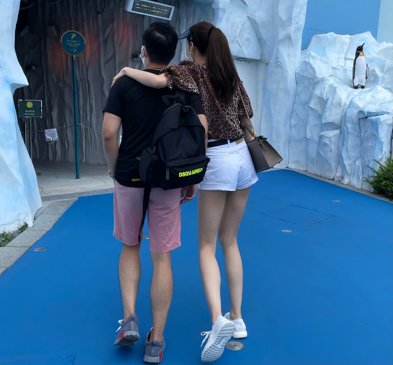 Xiong Dailin celebrates the 6th wedding anniversary of the whole family ...