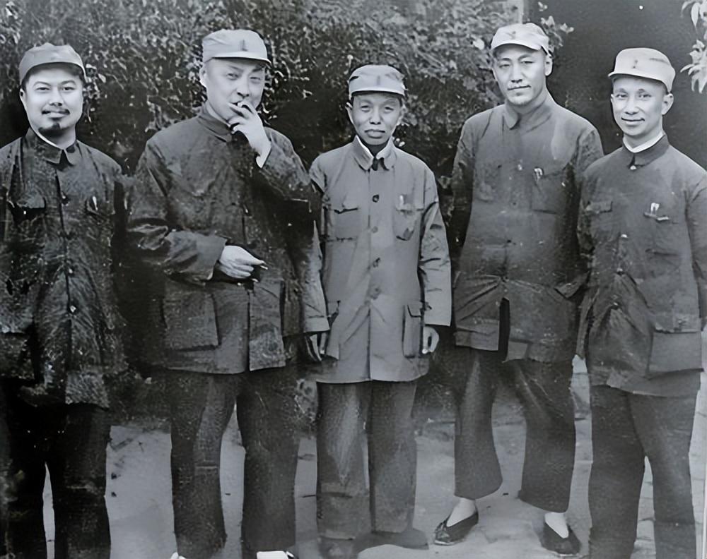 The generals of the Third Field Army took a group photo at the West ...