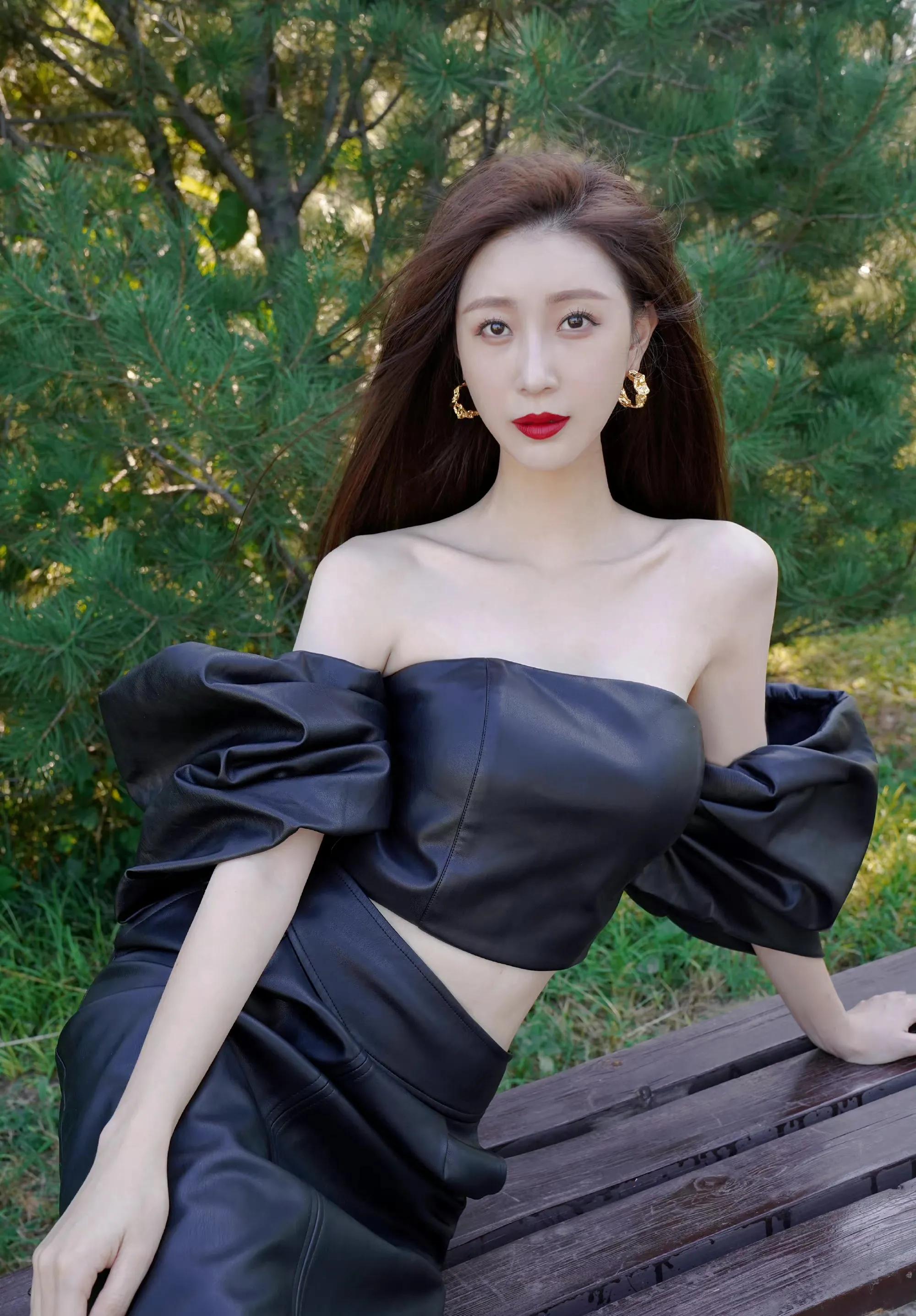 Beautiful actress Chu Yue - iNEWS