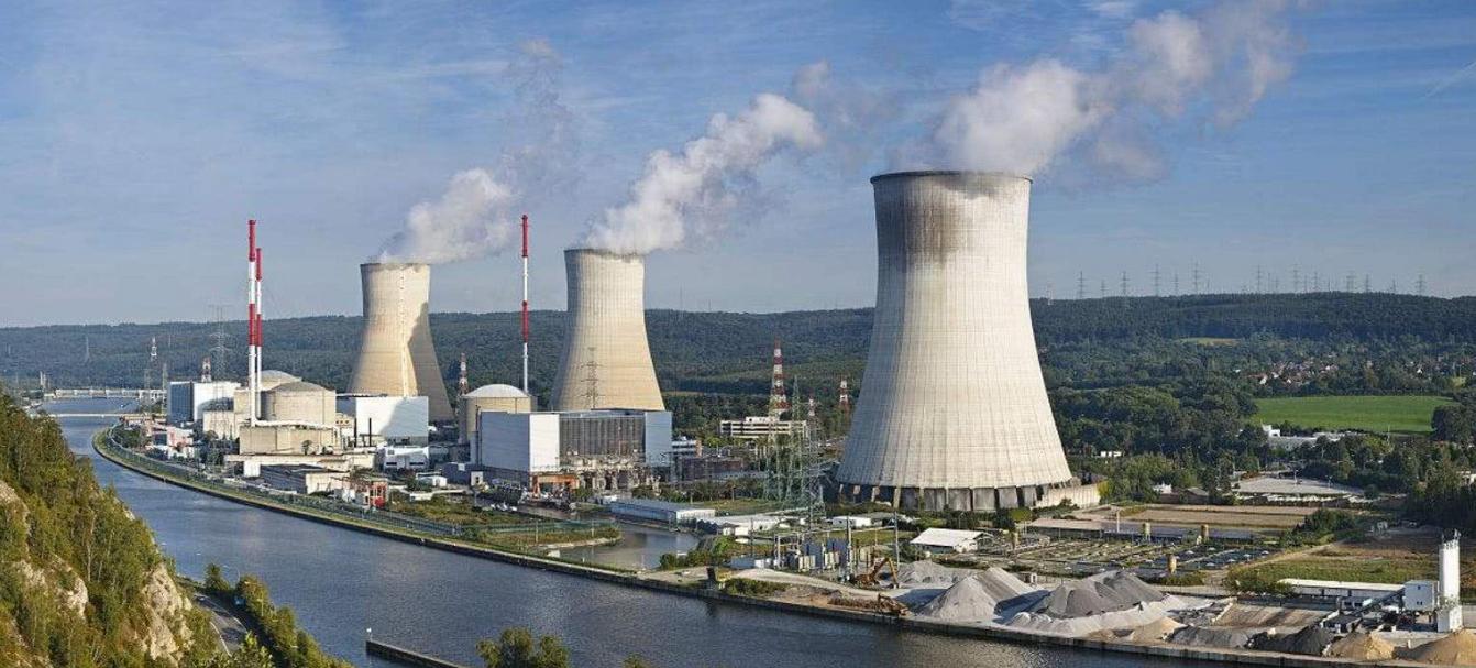 Demystifying the "big chimney" of nuclear power plants: why is it thin in the middle, and why ...