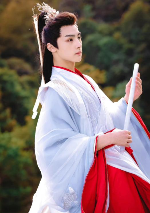 Guo Jingming and Yu Shuxin's "A Feather in the Cloud" is temporarily ...