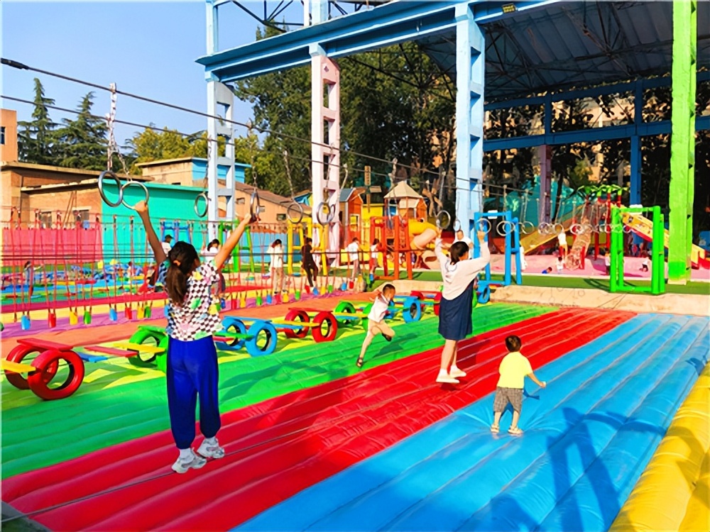 Jungle crossing amusement equipment allows players to challenge ...