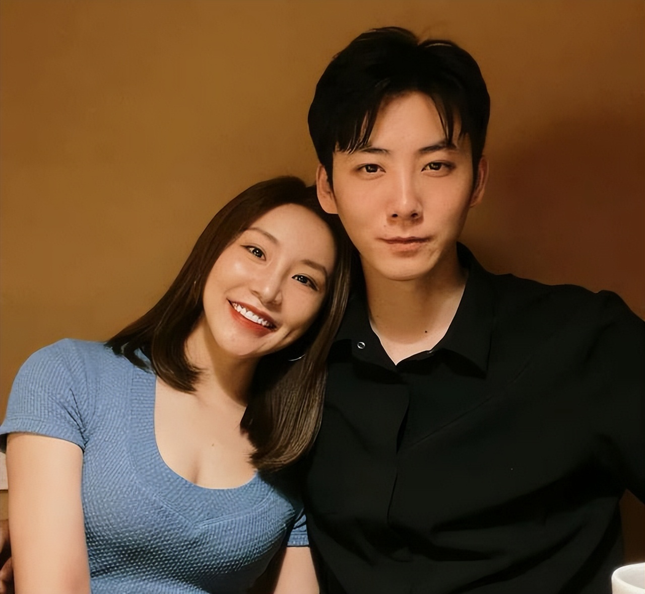 Congratulations!Actor Dawang posted wedding photos to announce his marriage, and his husband Lu ...