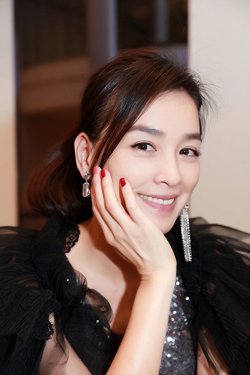 The "invincible" Zhang Ting and his wife finally came to today - iNEWS