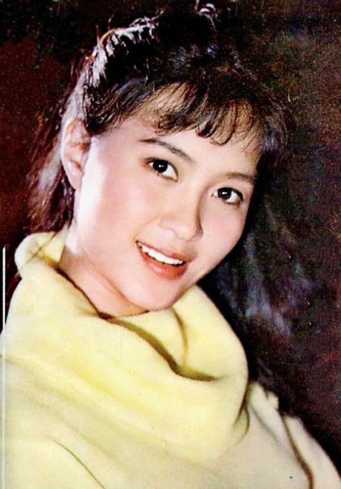 She is a "little radish head", Tu Honggang is 10 years younger than her ...