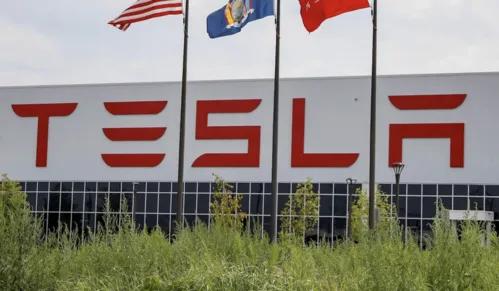 How much does Tesla pay its workers? so that offended the bosses of ...