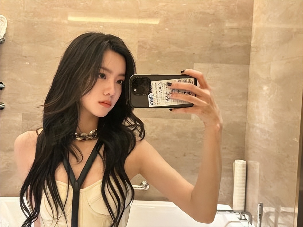 Why did Zhuang Dafei win Huang Rong? The facial features are full of Hong Kong style, Lin ...