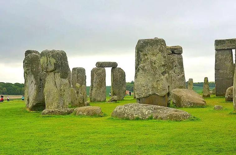 Field investigation of megalithic culture in ancient Britain, - iNEWS