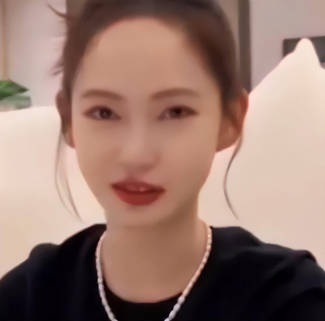 Chen Yuxi ran into Xu Fangyi at the airport, and called out to Gu Kaiyan, Xu Fangyi's reaction ...