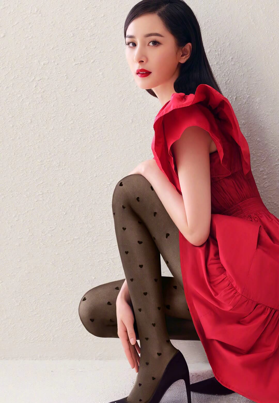Full of charm: a frown and a smile are too charming - Yang Mi - iMedia