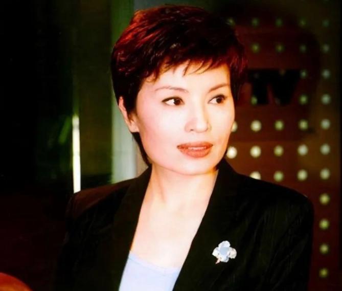 CCTV anchor Li Ruiying: 15 minutes before the broadcast of the show, I ...