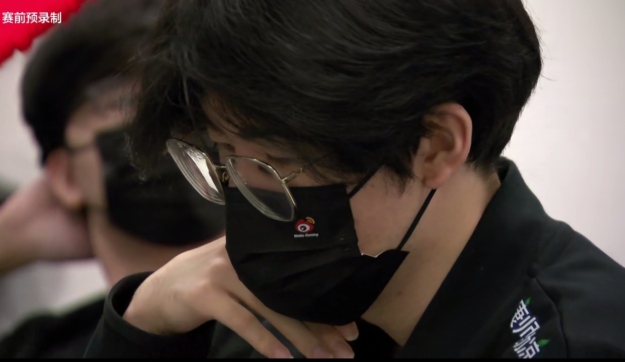 TheShy was almost killed by a single, and WBG completed the comeback ...