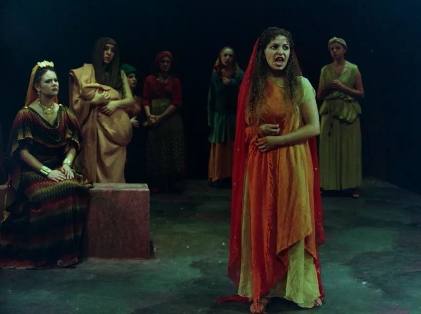 What kind of cultural thoughts did the ancient Greek comedy form ...