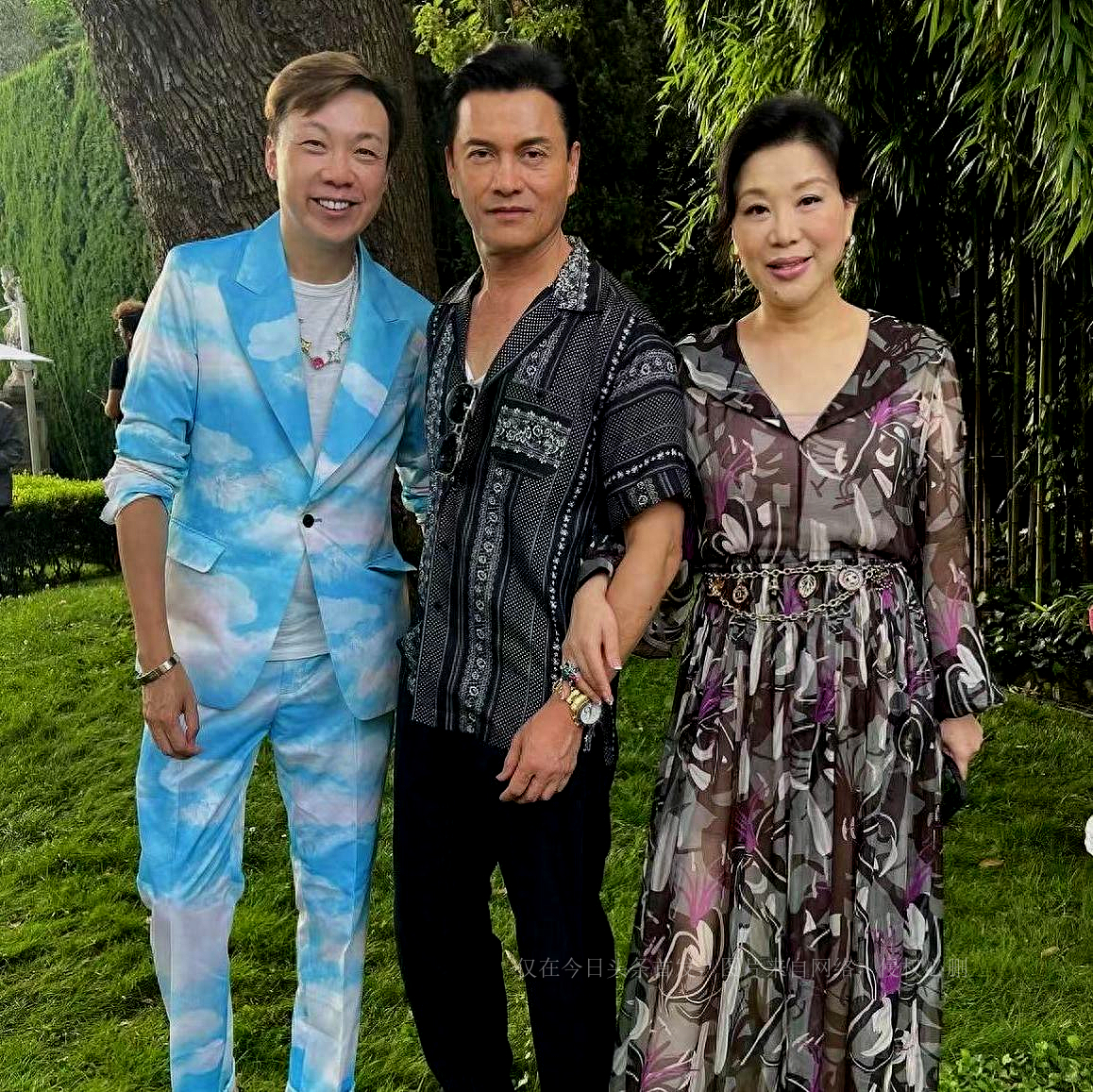 Wang Baoqiang and his girlfriend Feng Qing celebrate Donnie Yen's birthday! The two rarely took ...