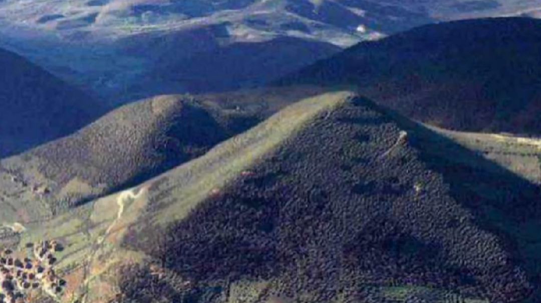 A pyramid from 30,000 years ago, it is still sending radio waves to ...