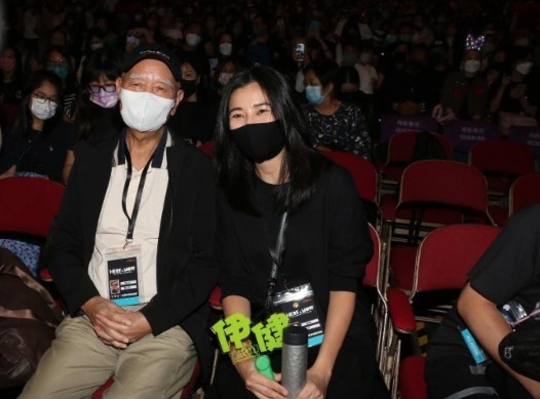 Ekin Cheng held 9 solo concerts in the red hall, the first classic sang ...