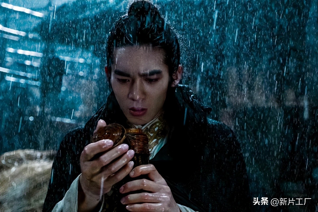 The mouth is constantly crooked, the face is shrewd, and the quality of ...