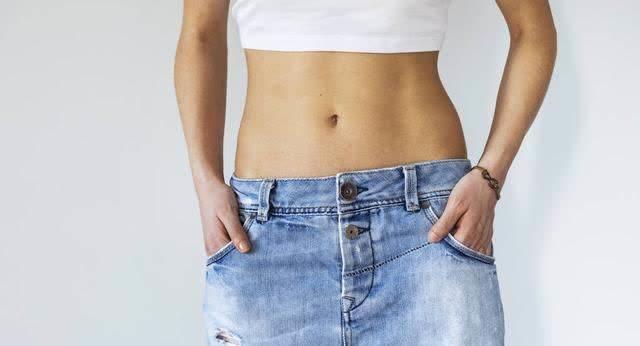 Why do some girls have a black line under their navel? Truth be told ...