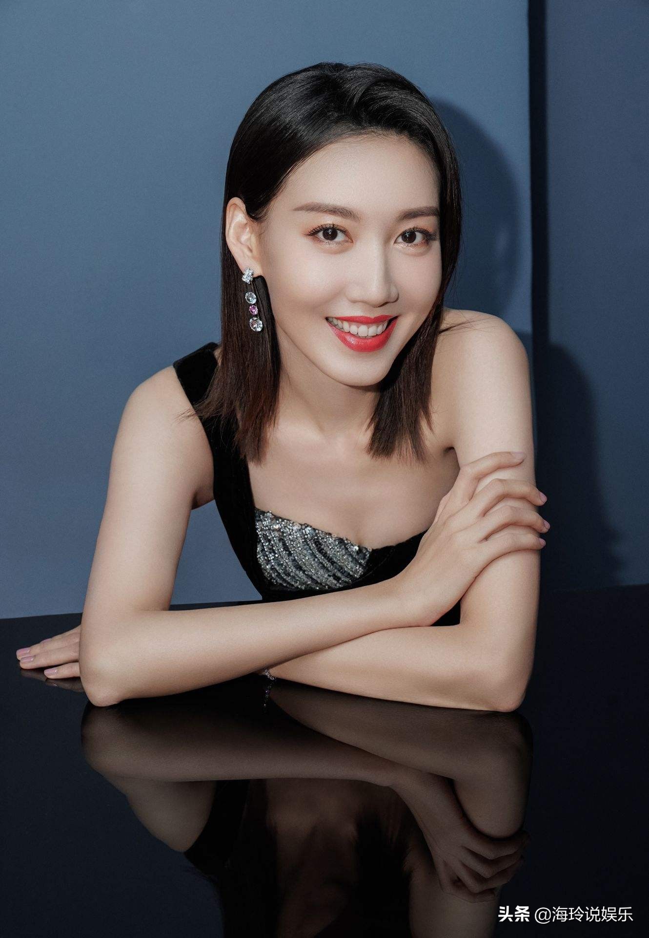 Gao Lu, she looks like Gao Yuanyuan, she is the white moonlight in the ...