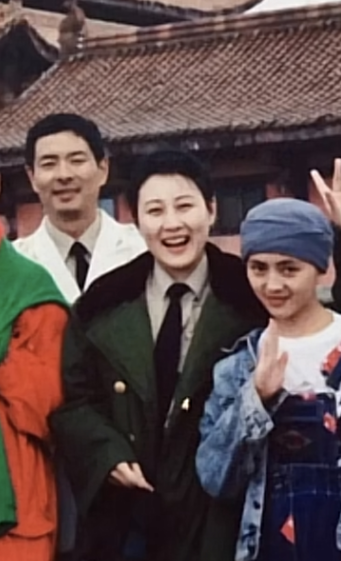 He Zhengjun posted old photos in Liangjian Opera, Zhang Kaili was ...