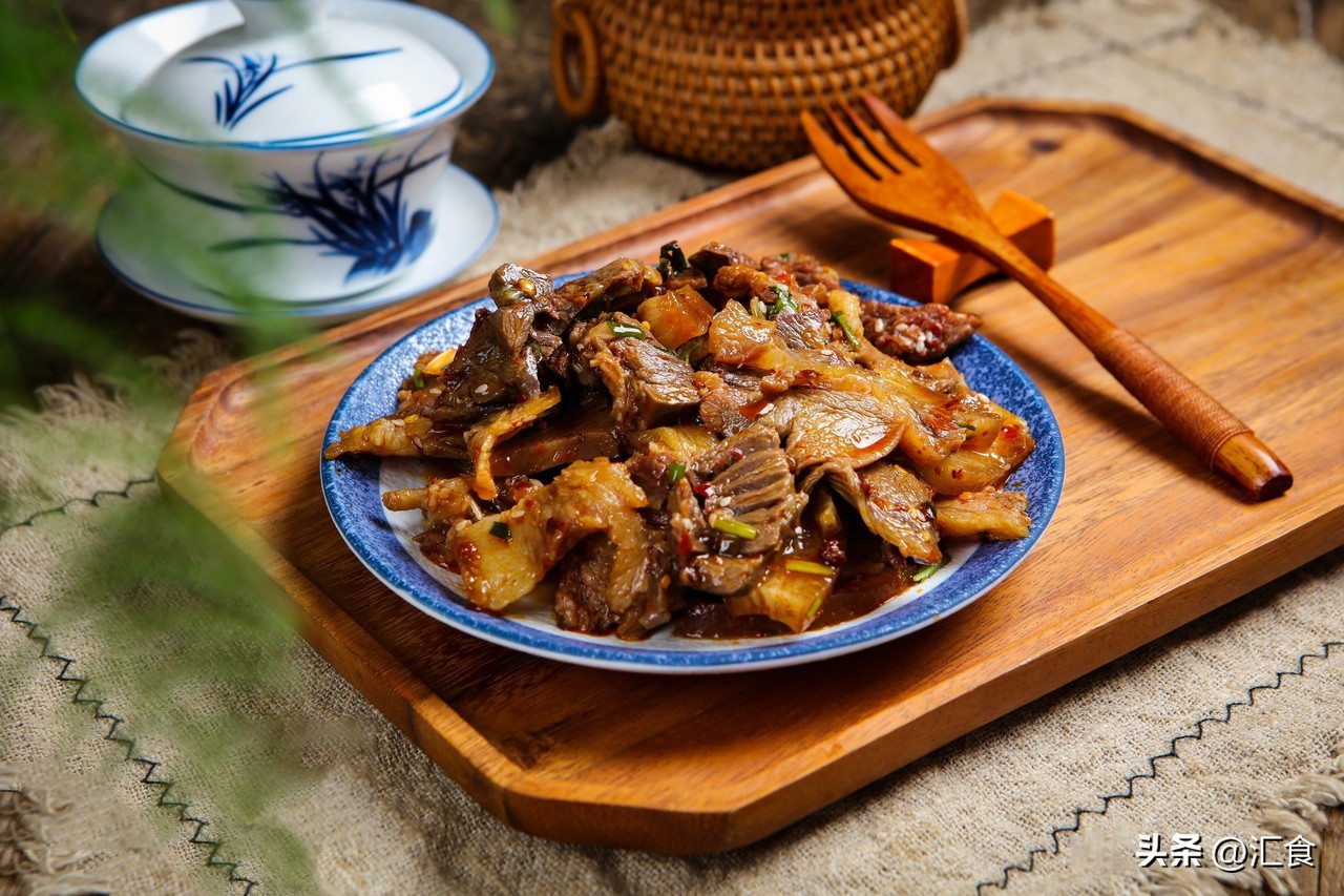 Cold braised pork cheeks, fried bacon with chili and bamboo shoots ...